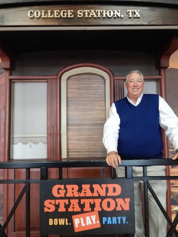 | MIKE LOGAN IS 2019 PROPRIETOR OF THE YEARBowling Center Management Online